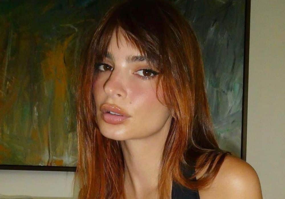 Emily Ratajkowski shows off her model body in a white sheer thin brа in ...