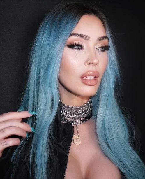 Megan Fox shows off her flawless face in glamorous selfies